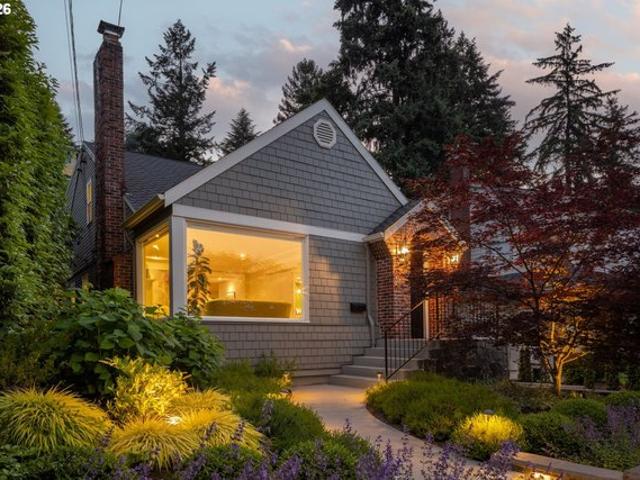 203 SW Kingston Ave, Portland, OR 97205
