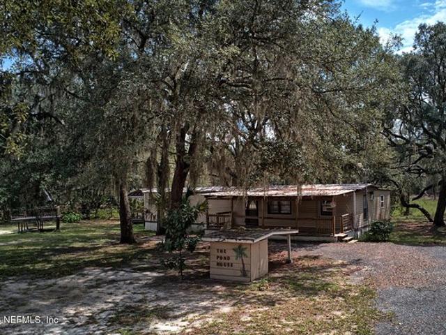 203 Pond Cir, Interlachen, FL 32148