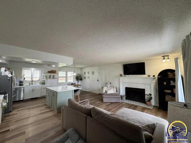 203 Pawnee Ave, Hiawatha, KS 66434 | MLS #243831 | Compass
