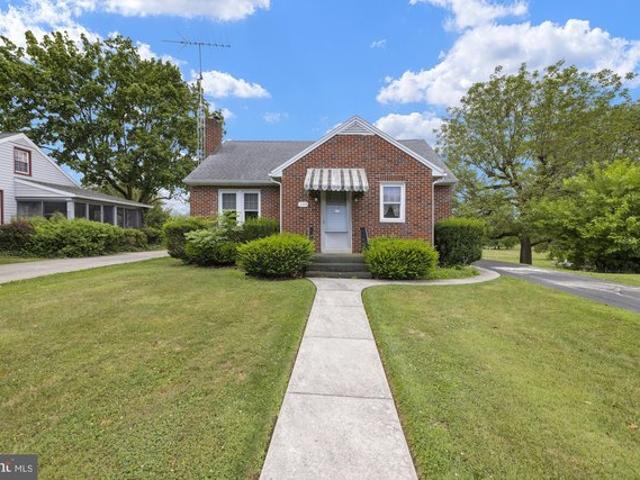 203 Park Heights Blvd, Hanover, PA 17331