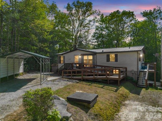 203 Rogat Rd, Hendersonville, NC 28792