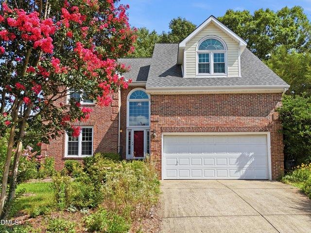 203 Red Field St, Cary, NC 27513