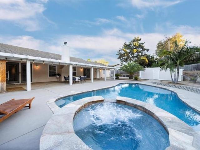 203 Rhesa Ln, Fallbrook, CA 92028