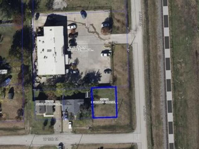 203 W 10th St, Ferris, TX 75125