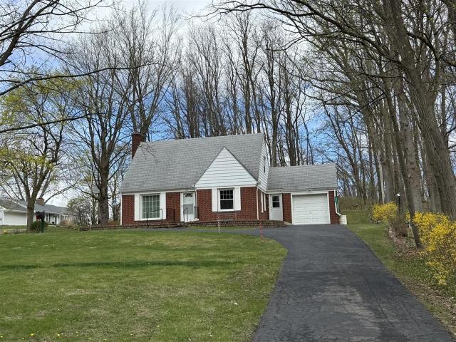 203 W Bacon Street