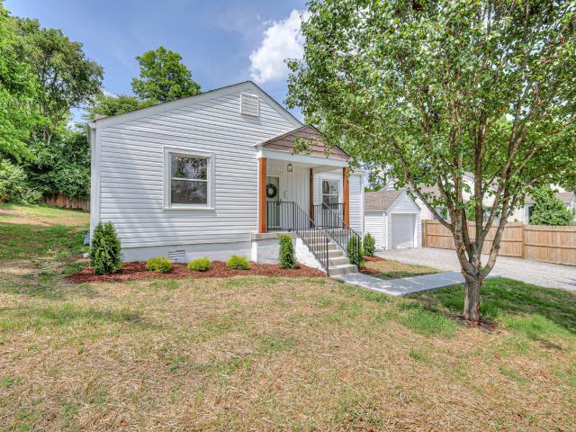 203 W Cedar St