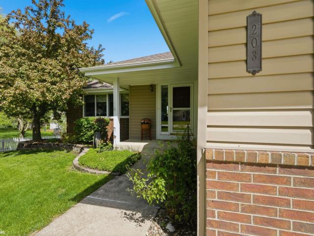 203 W Corry Court