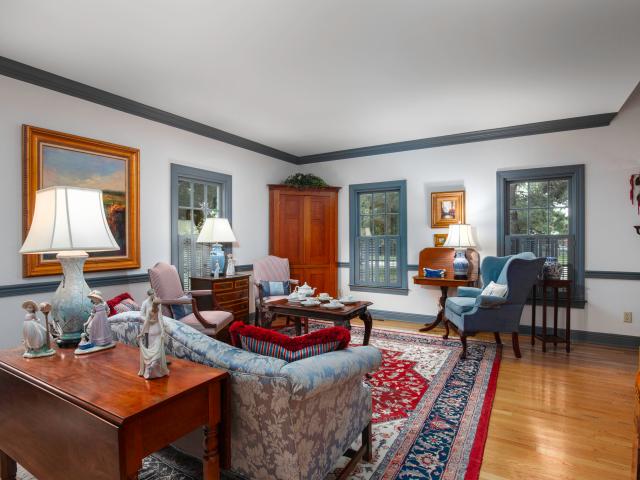203 W Eagle Road