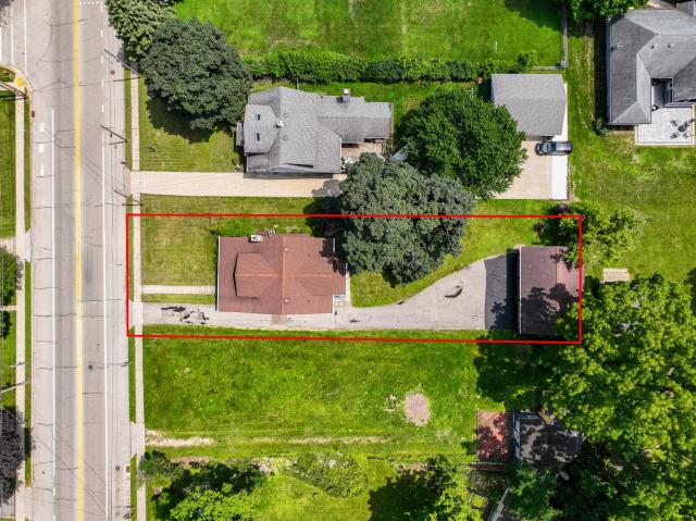 203 W Geneva St