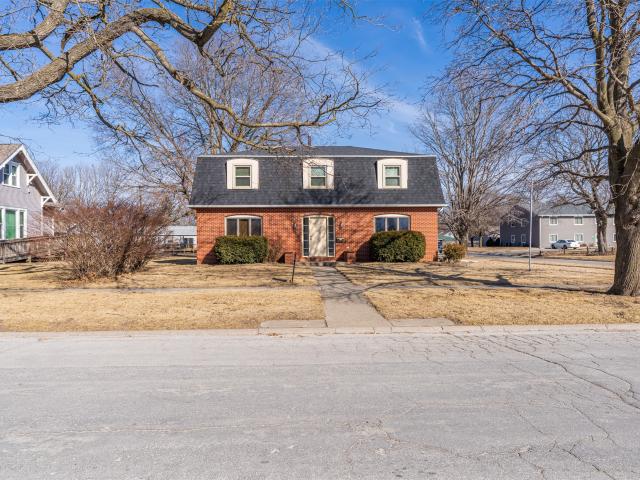 203 W Green Street