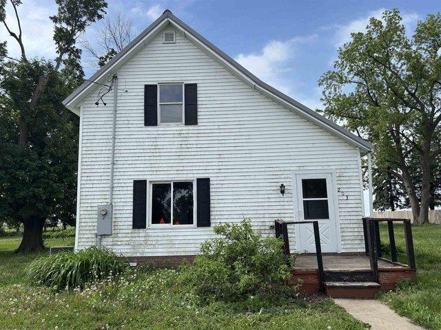 203 W High St, Linn Grove, IA 51033