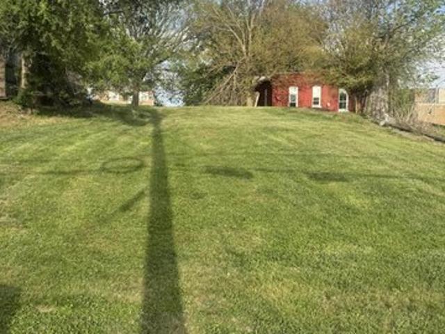 203 W Lyon St, Avoca, IA 51521