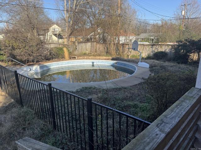 203 W Scenic