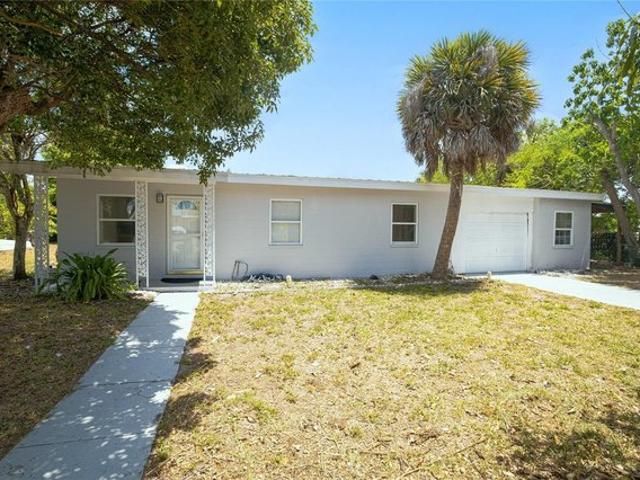 203 Waterway Cir NE, Port Charlotte, FL 33952