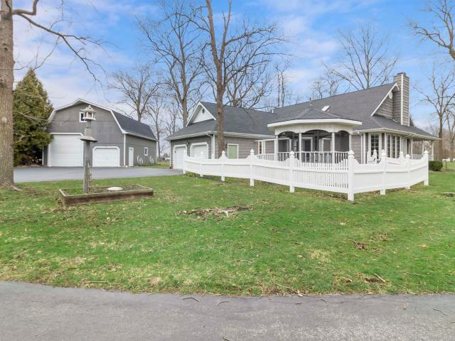 203 Westwood Dr, Hartford City, IN 47348 | MLS #202609 | Compass