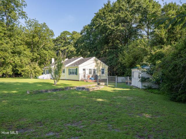 203 Willow Road