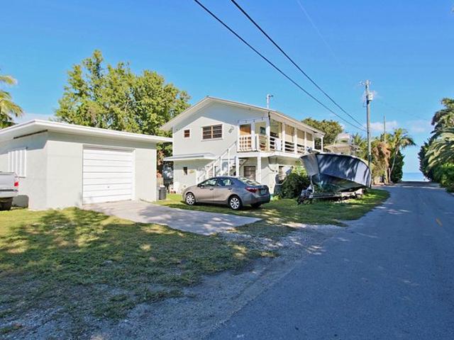 203 Tarpon St, Key Largo, FL 33070