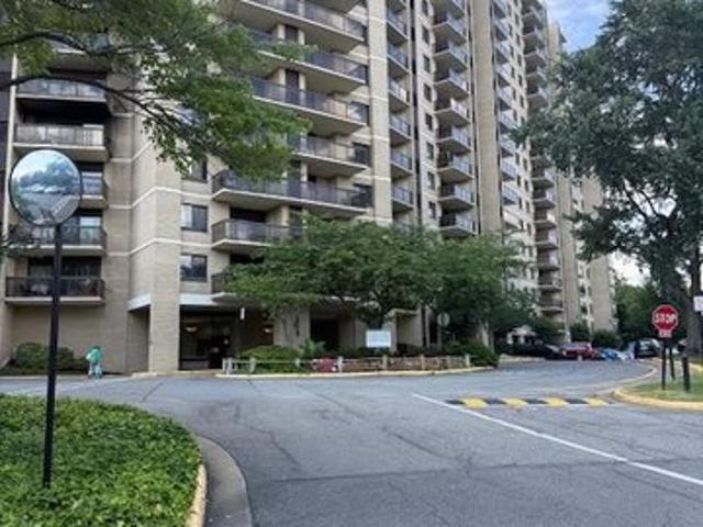 203 Yoakum Pkwy Apt 1004, Alexandria, VA 22304