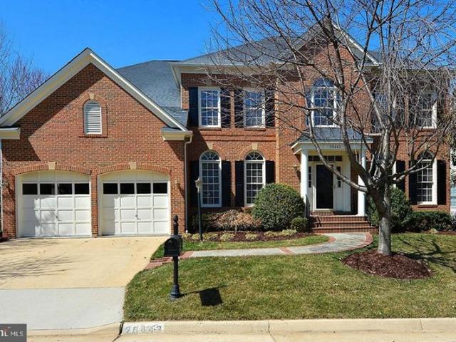 20443 Cliftons Point St, Sterling, VA 20165