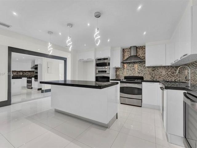 20441 NE 30th Ave Unit 106 9, Aventura, FL 33180