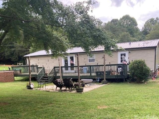 2044 Clareview Dr, Conover, NC 28613