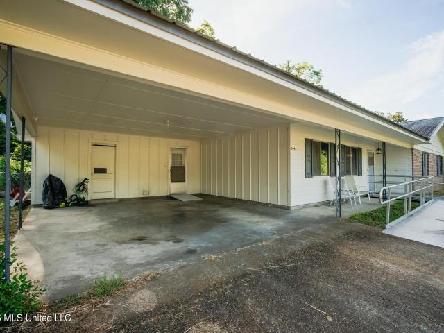 2044 Country Club Drive