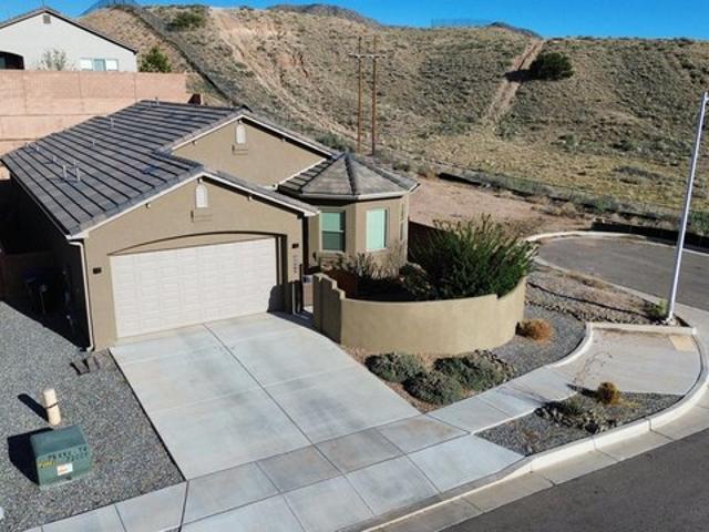 2044 Cougar Run Ct SE, Albuquerque, NM 87123