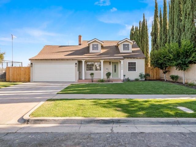 2044 E Sierra Madre Ave, Fresno, CA 93726