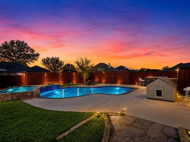 2044 Hillshire Dr, Lewisville, TX 75067
