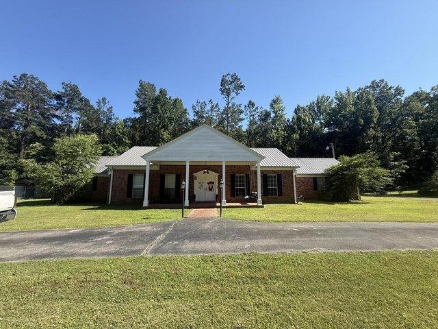 2044 Independence Sq, Iuka, MS 38852