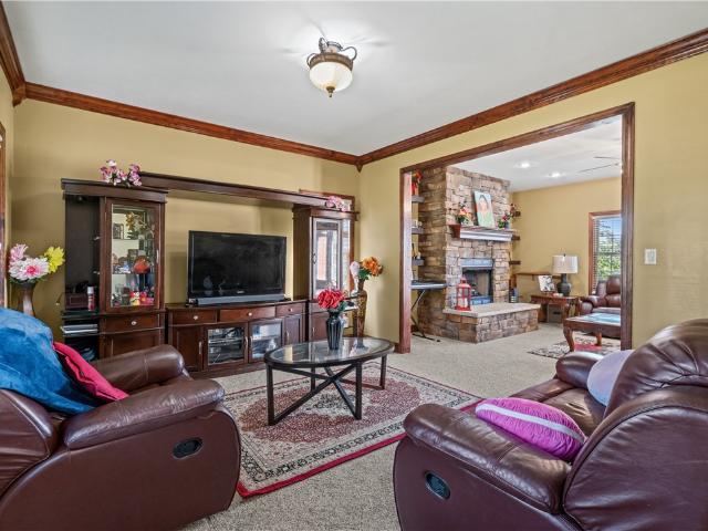 2044 Sterling Dr