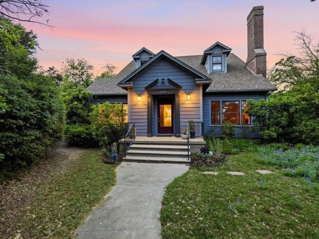2044 W Oak St, Denton, TX 76201