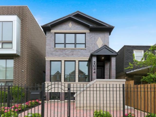 2044 W Superior St, Chicago, IL 60612