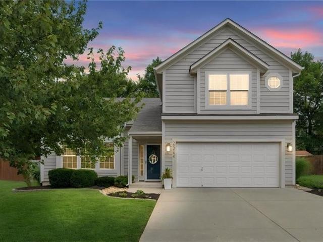 20456 W 220th Ter, Spring Hill, KS 66083