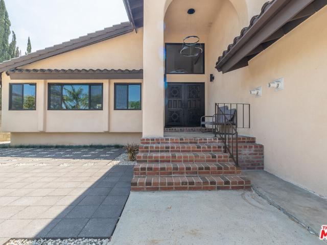 20456 Strathern St, Winnetka, CA 91306 | MLS #25623 | Compass
