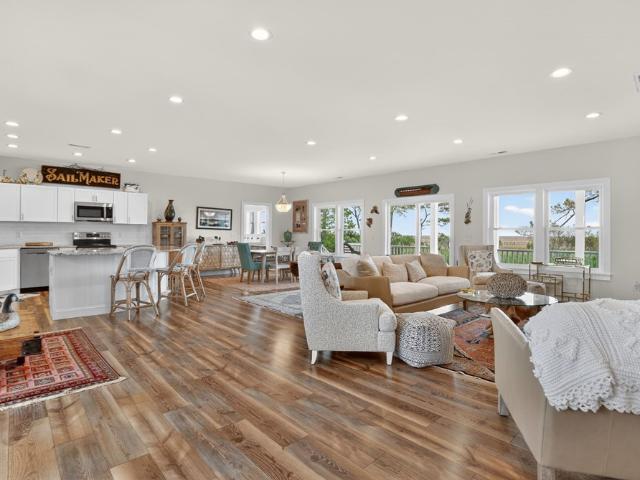 20458 Crippen View