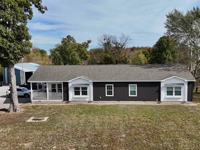 20458 N Boyd Ln, Dix, IL 62830