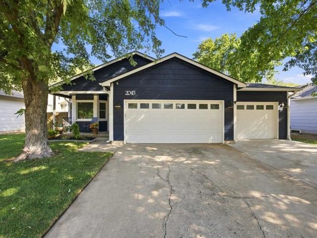 2045 N Parkridge Ct, Wichita, KS 67212
