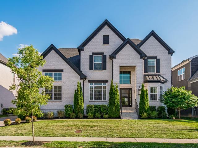 2045 Bocage Cir