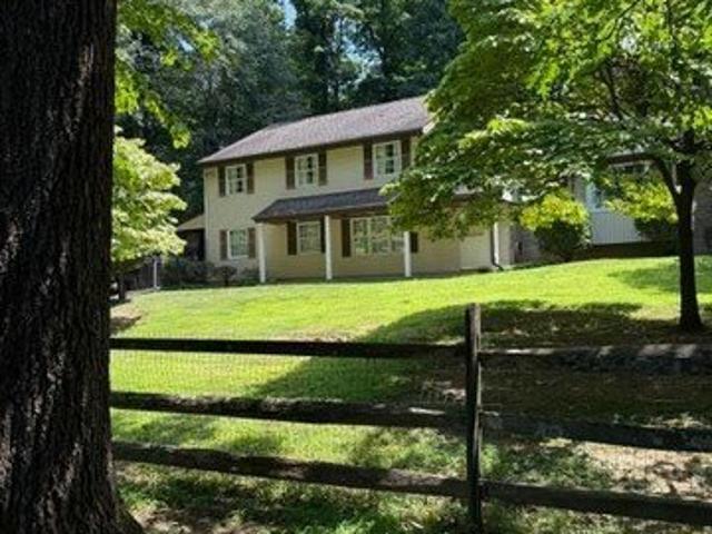 2045 Church Rd, Bethlehem, PA 18015