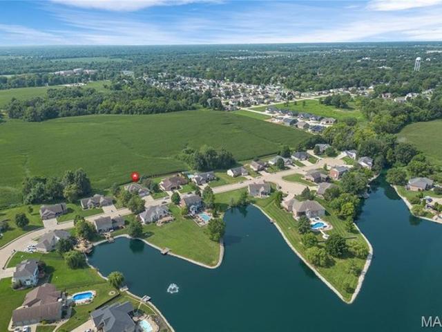 2045 Grandview Dr, Saint Jacob, IL 62281