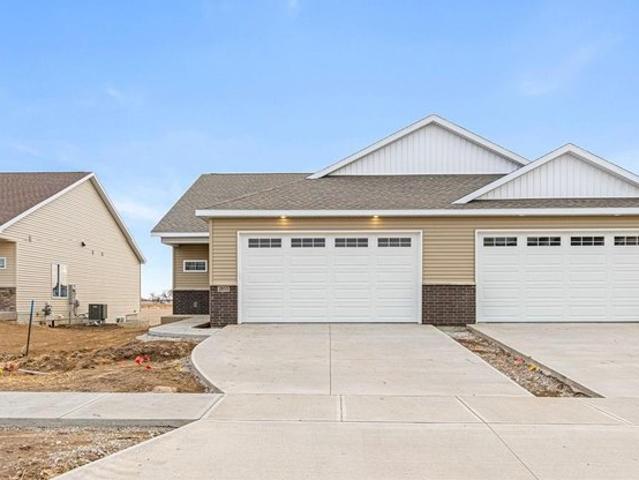 2045 Suttner Dr, North Liberty, IA 52317