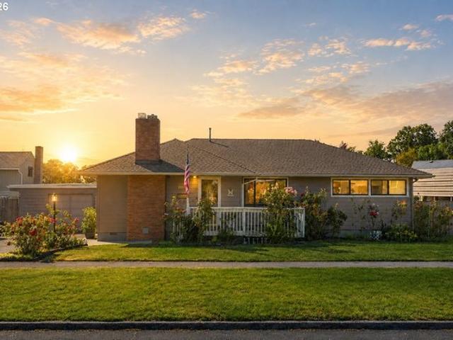 2045 Tualatin St, Saint Helens, OR 97051