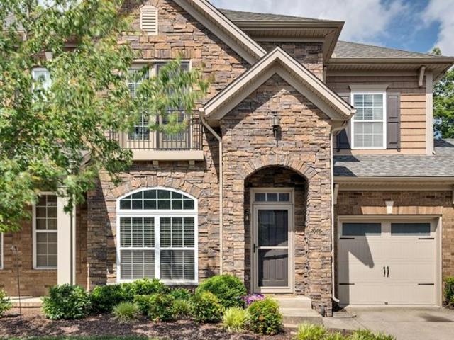 2045 Traemoor Village Dr, Nashville, TN 37209