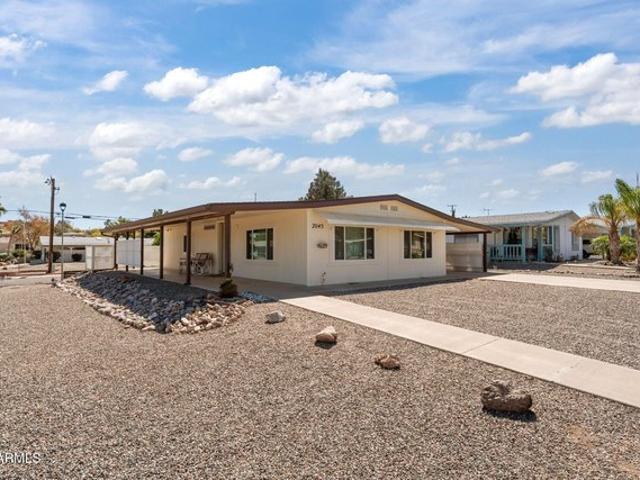 2045 W Smoketree Dr, Wickenburg, AZ 85390