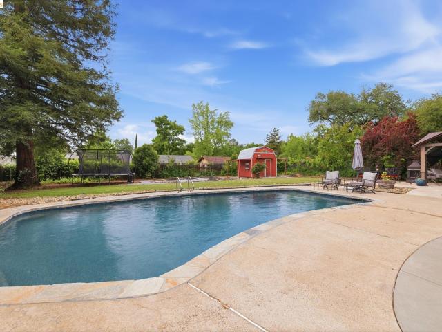 20460 W Walnut Dr, Sonora, CA 95370 | MLS #41131 | Compass