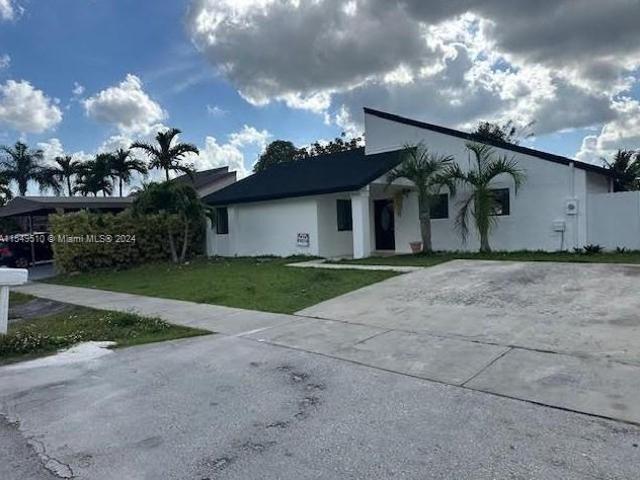 20460 SW 122nd Pl, Miami, FL 33177