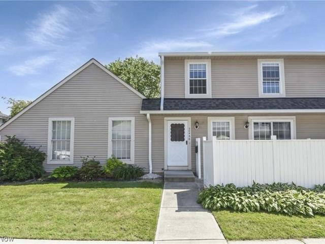 20466 Williamsburg Ct Unit 208B, Middleburg Heights, OH 44130