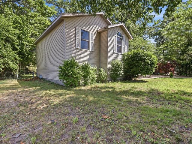 2046 N Roberts Road