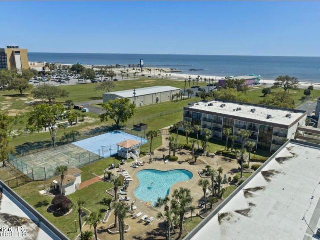 2046 Beach Boulevard